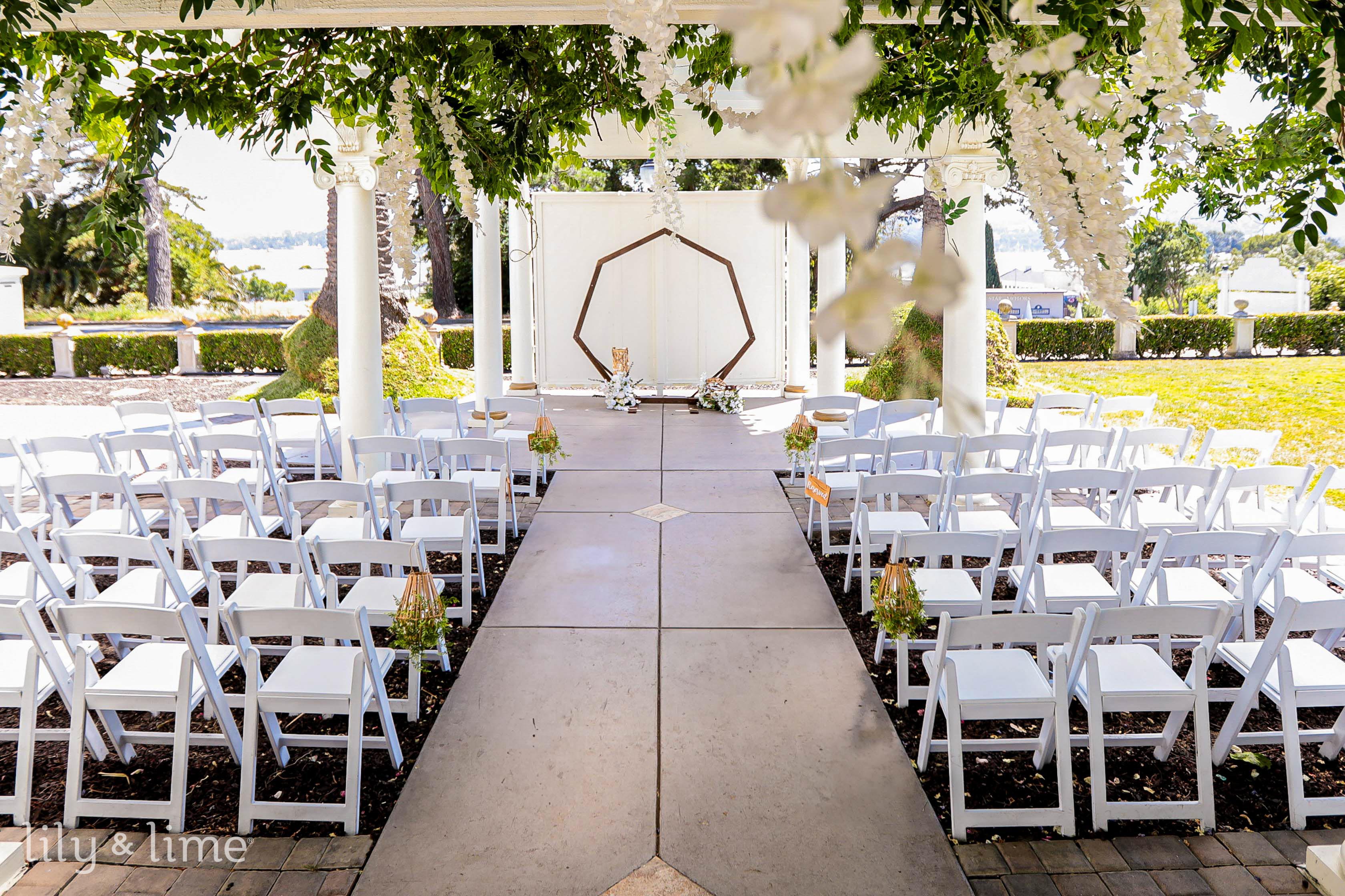 Design Your Dream Wedding Processional With These 27 Epic Aisle Décor ...