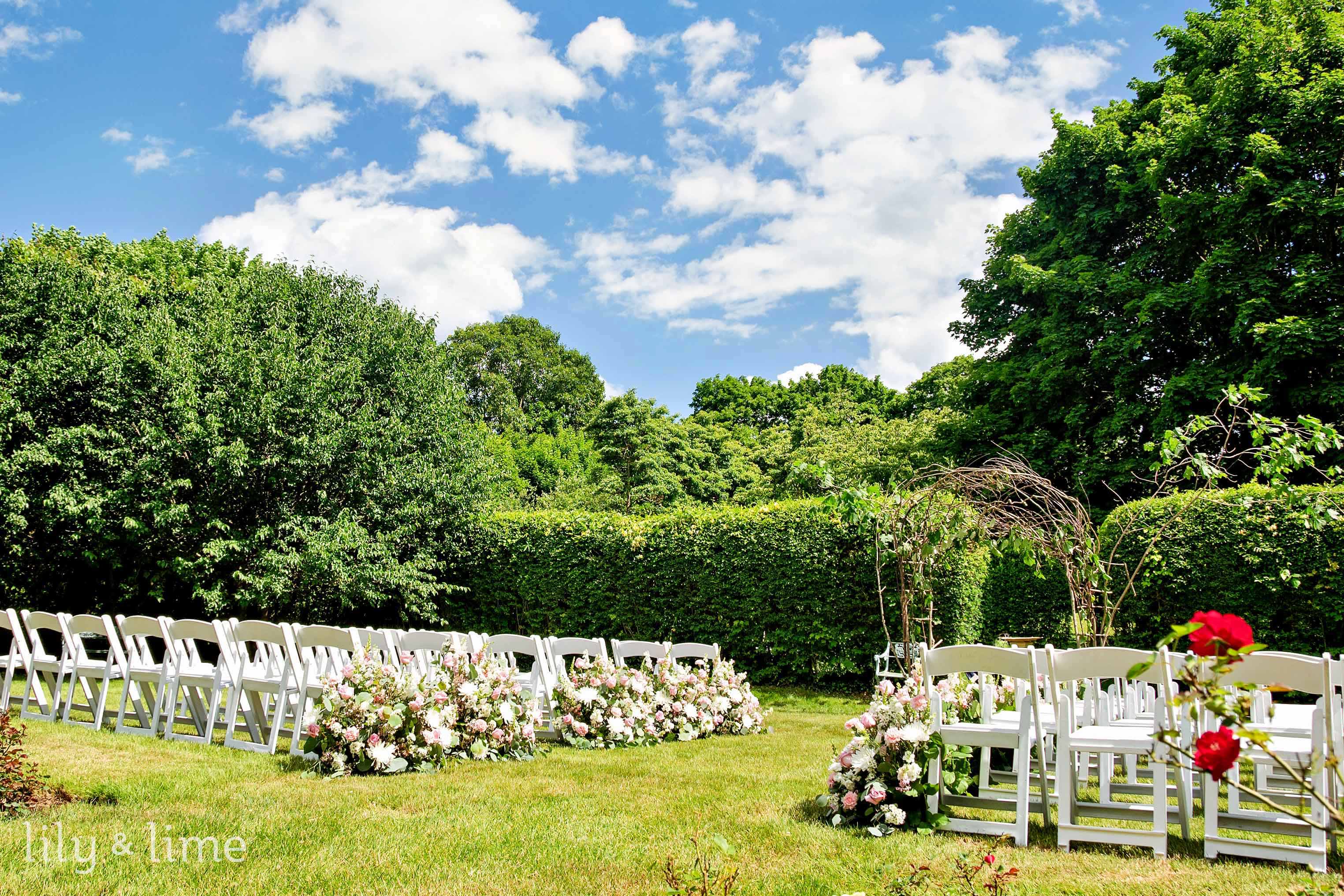 Design Your Dream Wedding Processional With These 27 Epic Aisle Décor ...