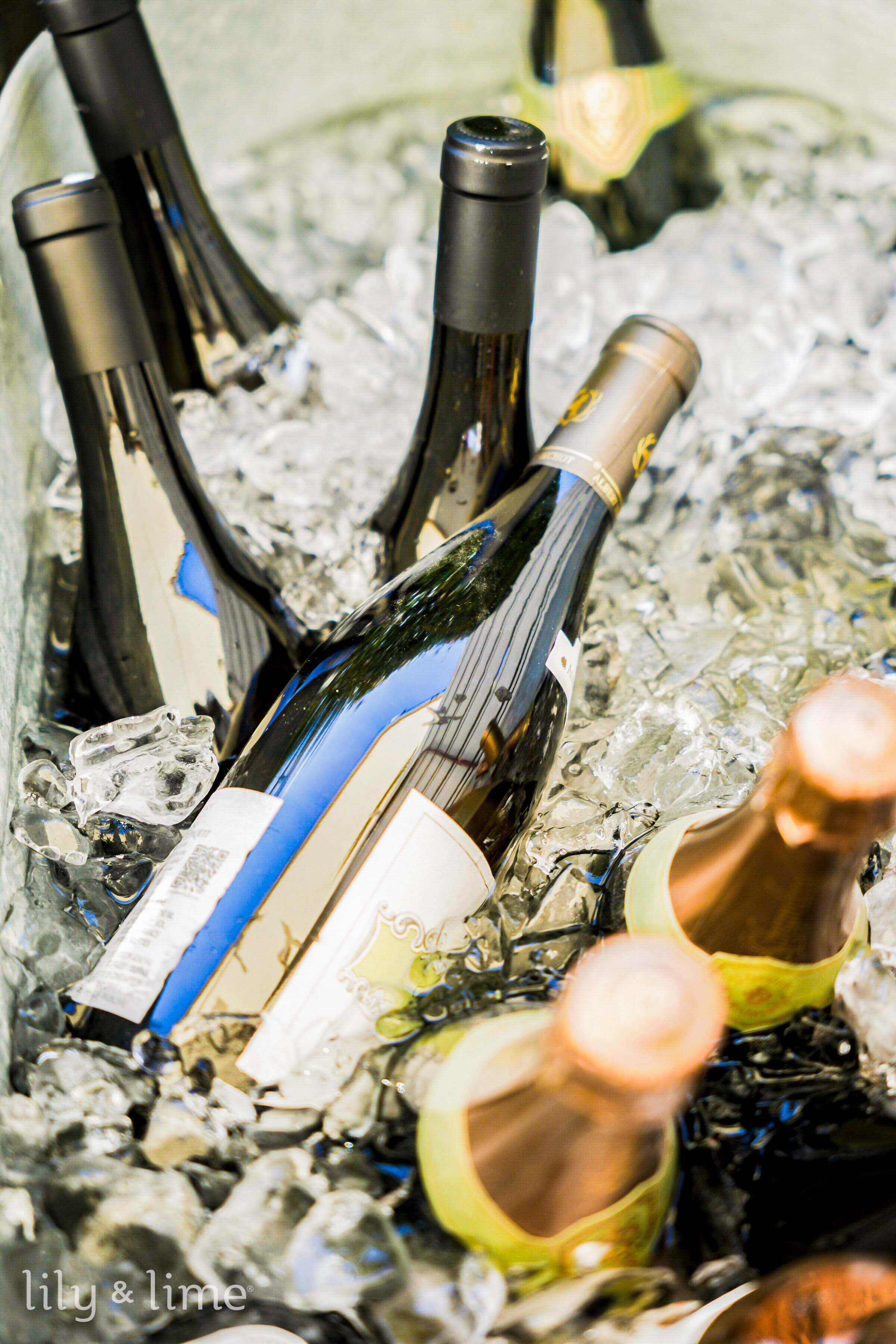 Delicious Cocktail Hour Ideas For Your Summer Wedding | Lily & Lime