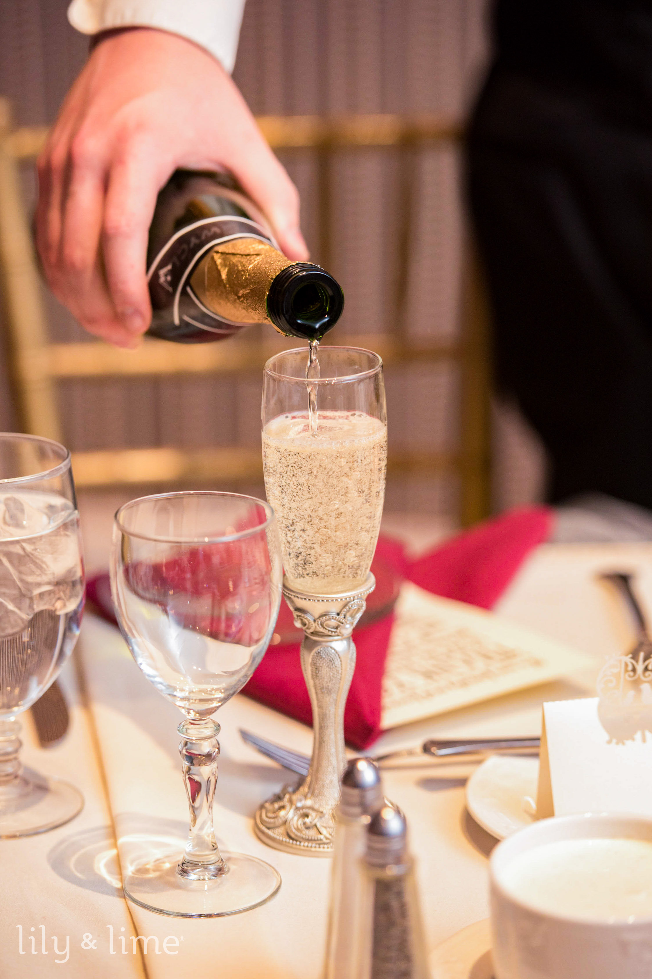 Delicious Cocktail Hour Ideas For Your Summer Wedding | Lily & Lime