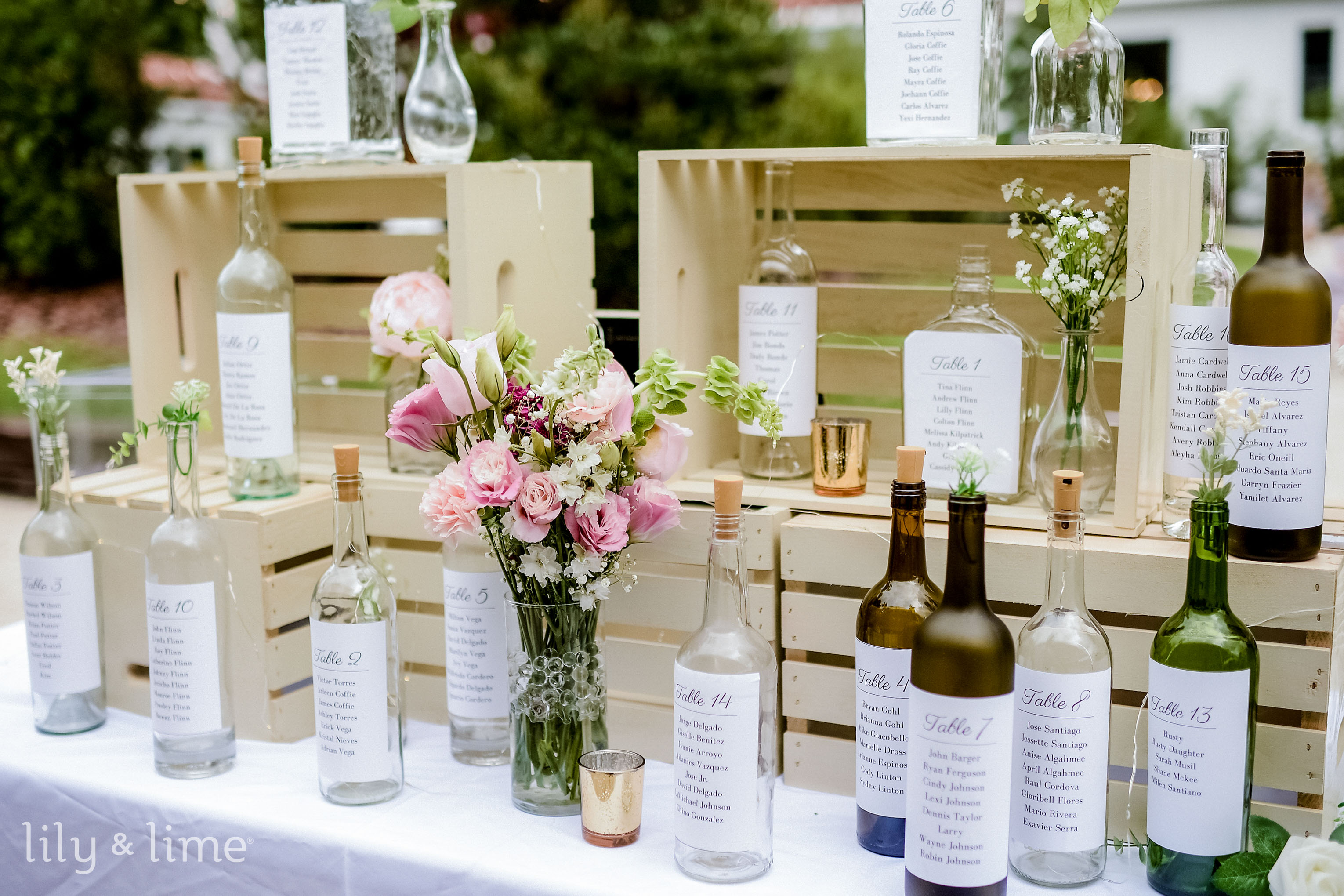 Delicious Cocktail Hour Ideas For Your Summer Wedding | Lily & Lime