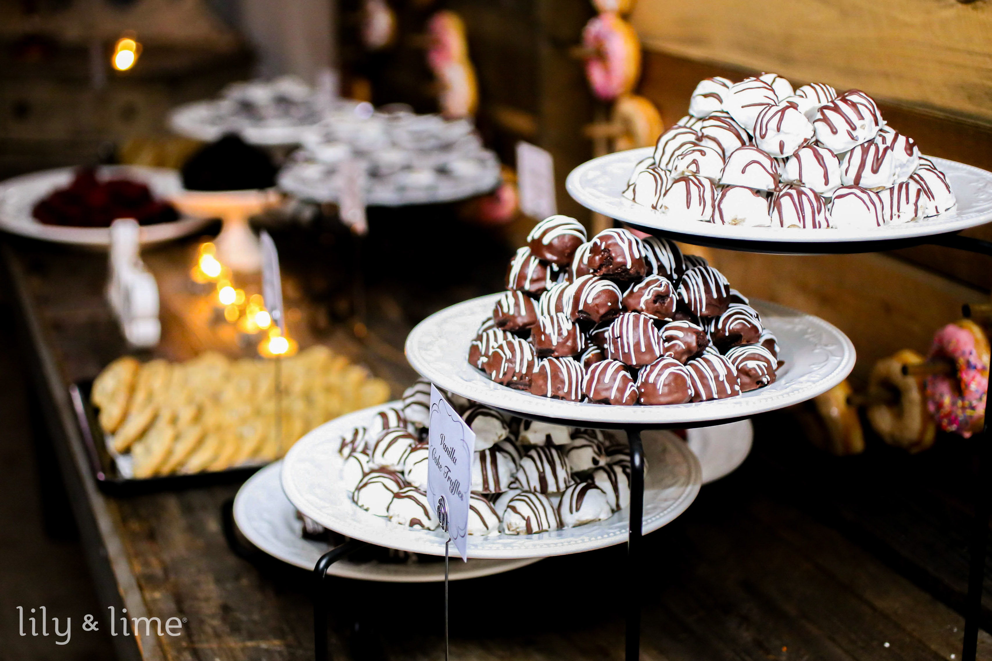 Delicious Cocktail Hour Ideas For Your Summer Wedding | Lily & Lime