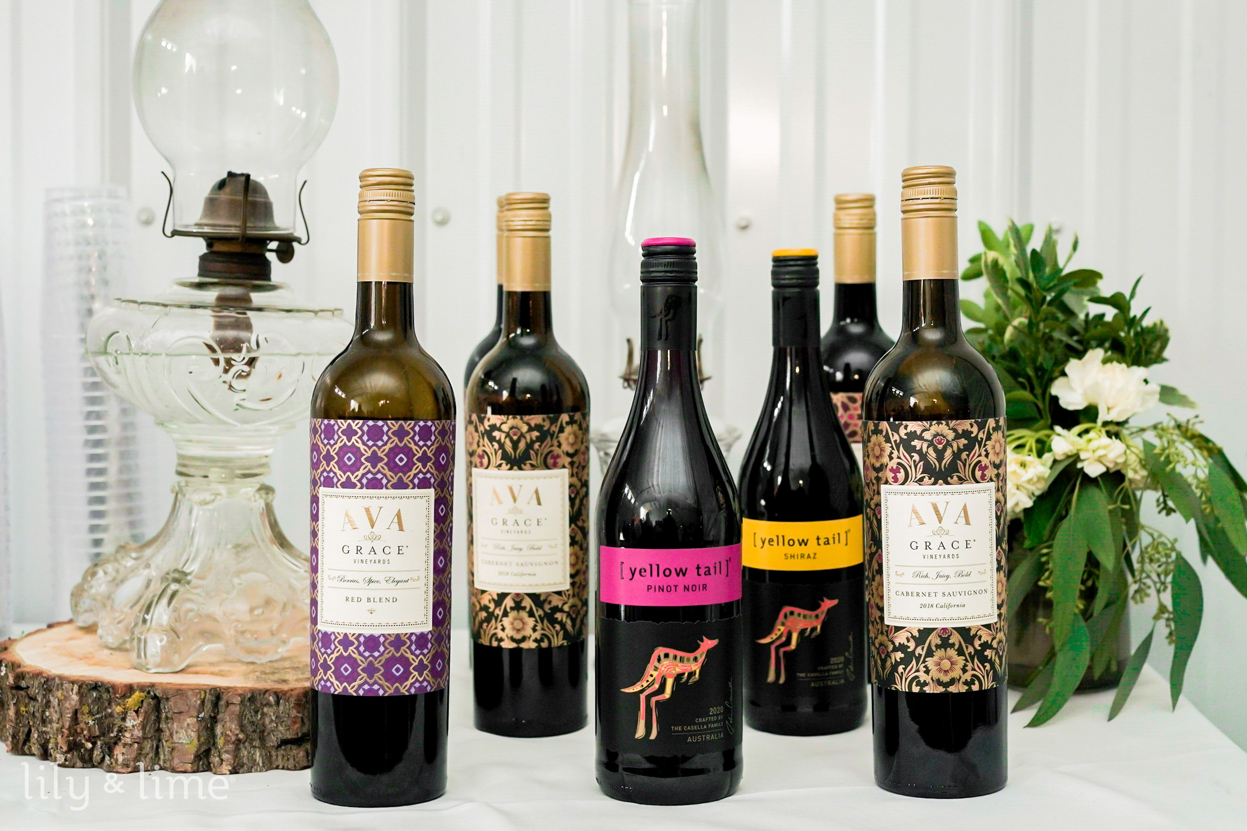 Delicious Cocktail Hour Ideas For Your Summer Wedding | Lily & Lime