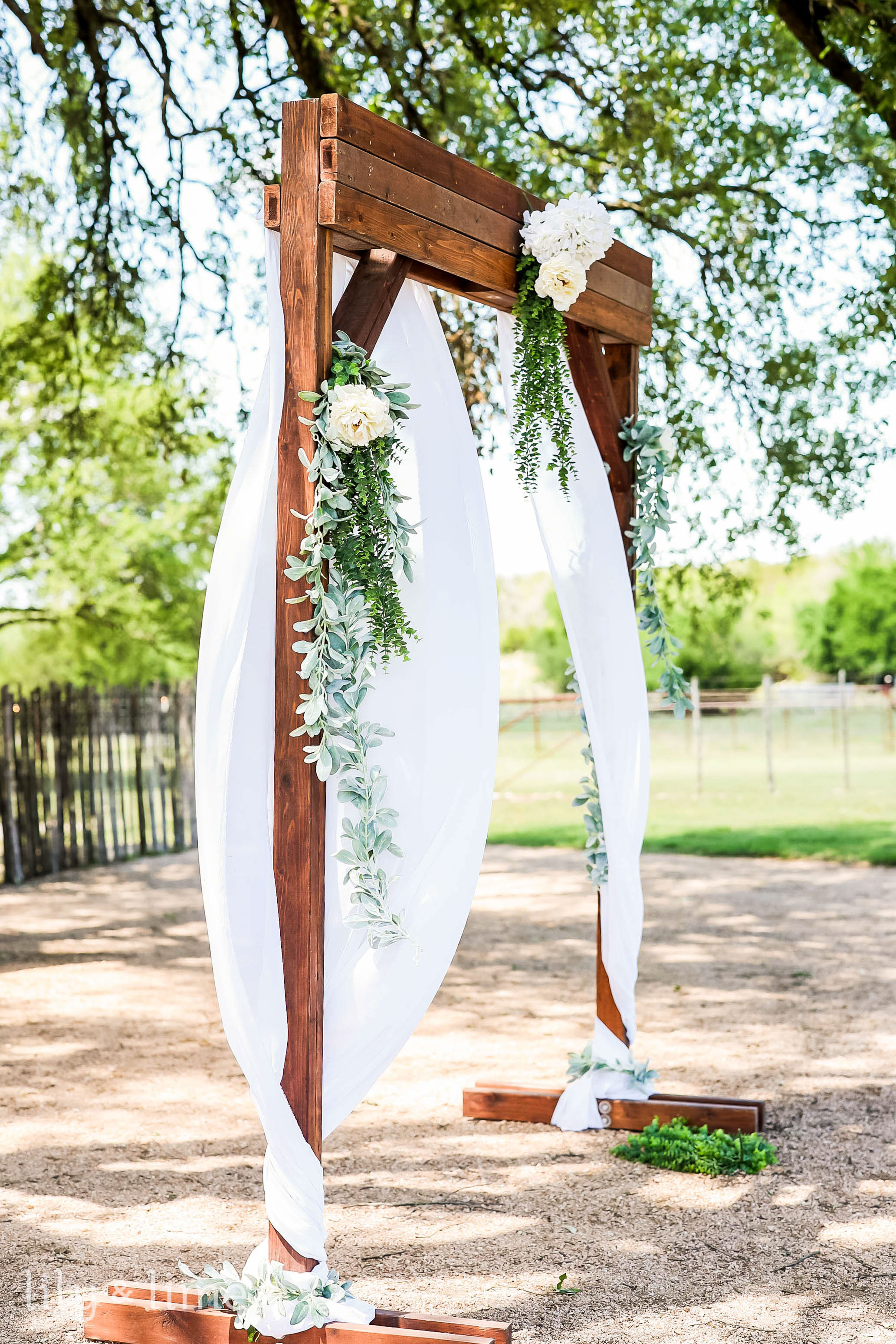 Rustic wedding arch ideas 60 photos - Astyledwedding.com